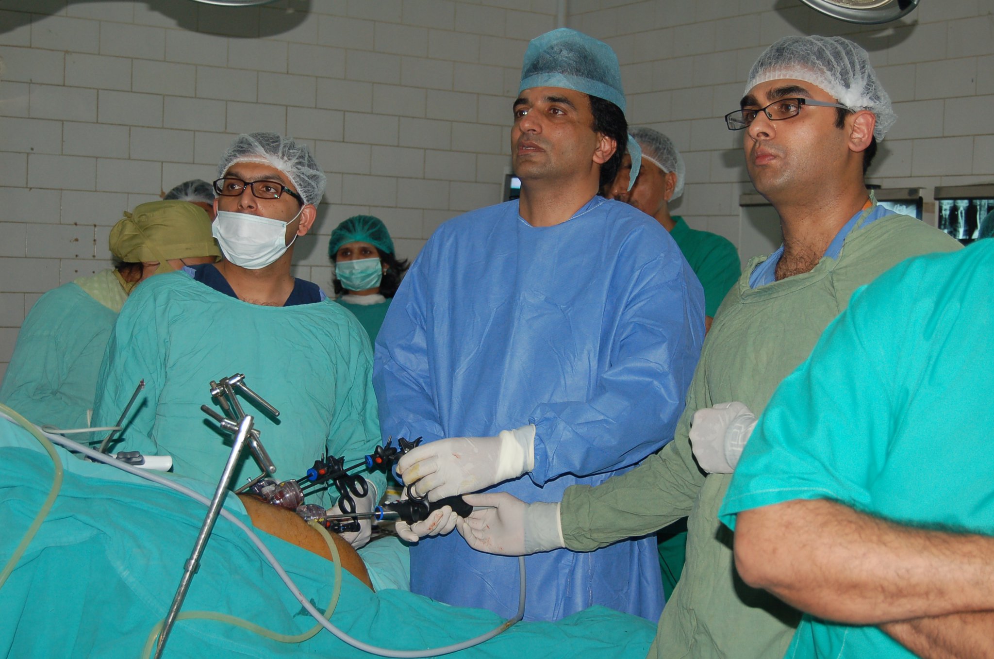 Faculty Of Laparoscopic Training Centres – Professor Amir Nisar